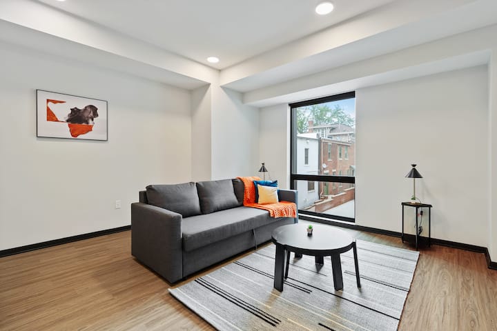 Cozysuites Mass W/ Parking, Lounge & Roof Deck #17 - Indianapolis, IN