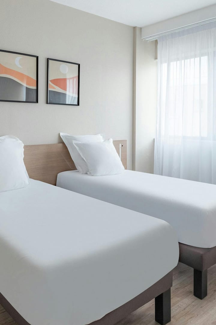 Twin Bed Studio In The City Center Of Bordeaux - Bordeaux