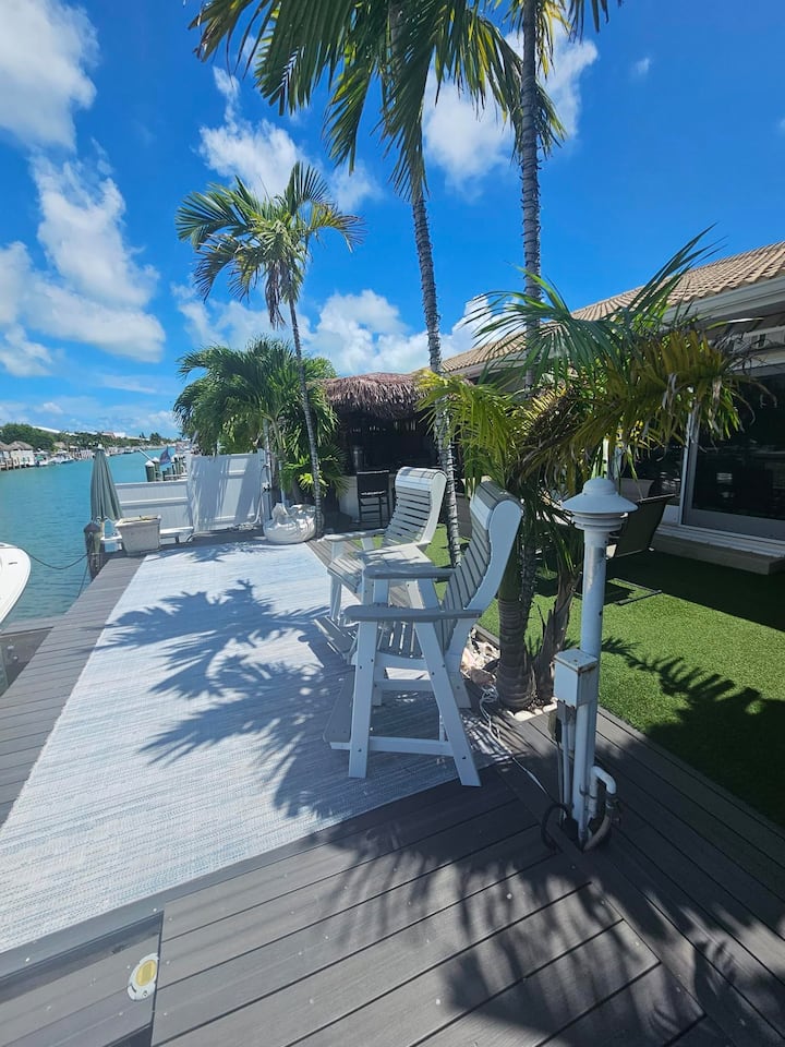 It's Tiki Time At This Updated Gem W/ Cabana Club - Key Colony Beach, FL