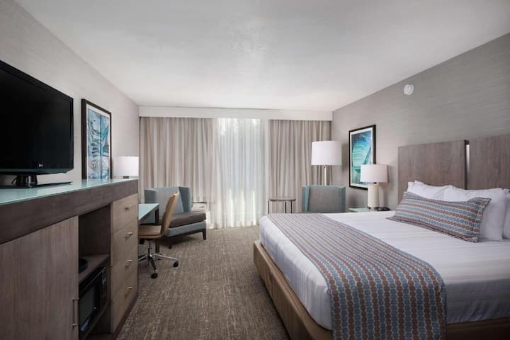 Scenic Newport Getaway! Indoor Pool, Free Parking - Newport, OR