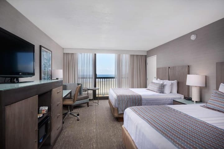 Ocean Front Stay | Close To Oregon Coast Aquarium - Newport, OR