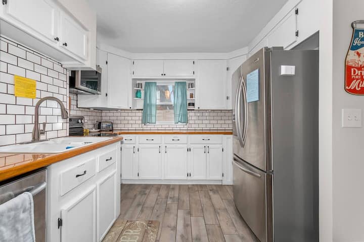 Private Room With Queen Bed In Shawnee, Ks - 53 - Shawnee, KS