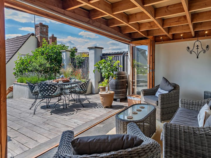 2 Bed In Winterborne Stickland (95140) - Blandford Forum