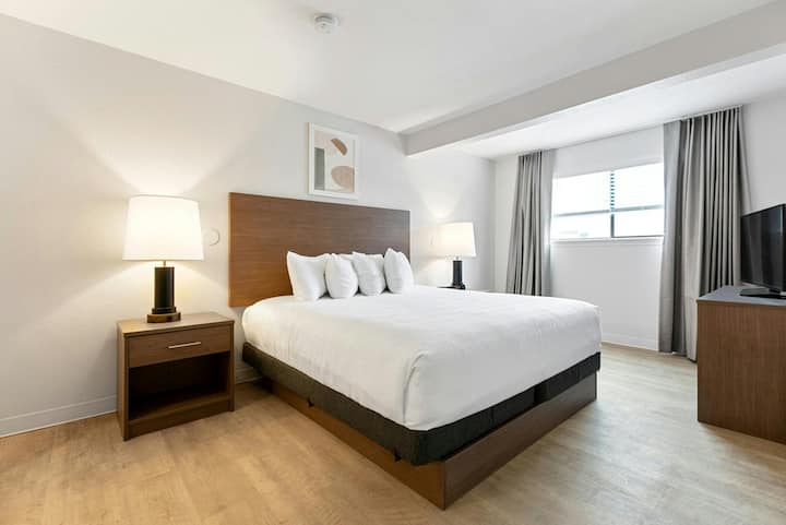 Studio Suite - Dunwoody, GA