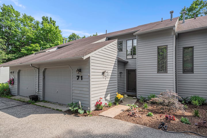 Hideaway Valley 71 - Harbor Springs, MI