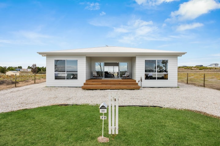 The White House - Tailem Bend