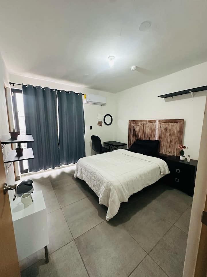 Modern Home With Pool, Garden & 24/7 Security - Santa Catarina