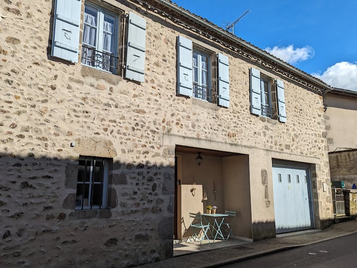 Chez Betty Country Cottage, Charente France - Lessac
