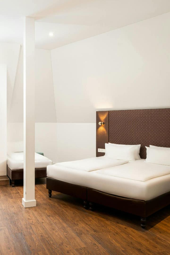 Piano In The Lobby (A Nod To Bach) - Leipzig