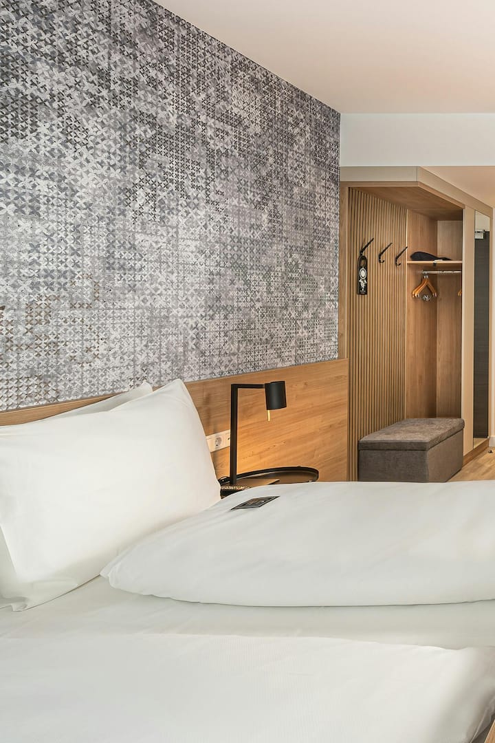 Boutique Hotel Vibes With Option For Cooking - Augsburg