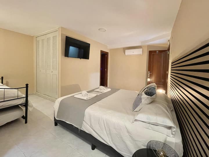 Economy Quadruple Room - Toledo