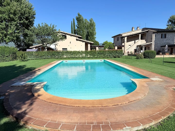 Fabuleuse Villa Avec Piscine Clôturée, Immense Ter - Assisi