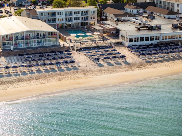 Ultimate Beachfront Retreat | 3 Family Ready Rooms - Falmouth