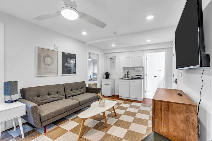 Renovated Penthouse Blocks To Beach & Main Ave - Deal, NJ