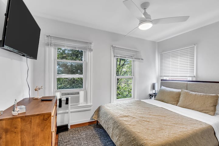 Fully Renovated 2 Bedroom Penthouse Beach Suite #6 - Belmar, NJ