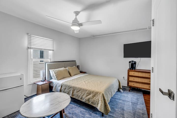 Fully Renovated 2 Br Oceangrove Penthouse Suite #8 - Belmar