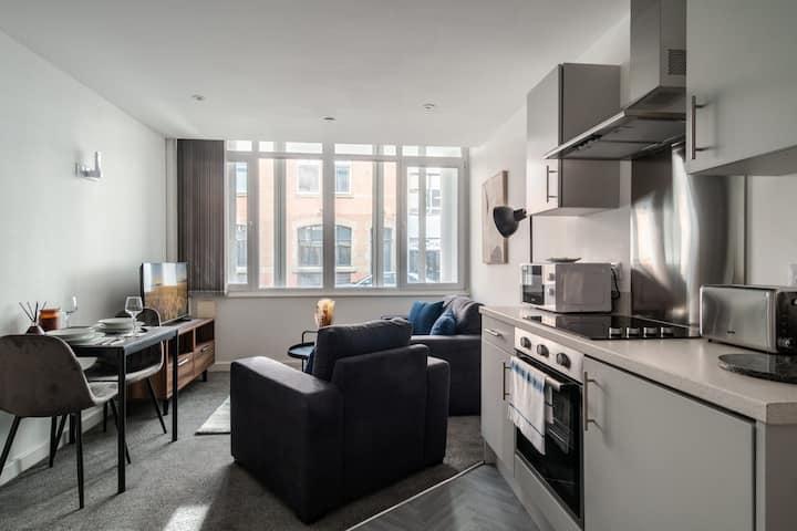 Central Preston Modern 1 Bedroom Apartment - Preston