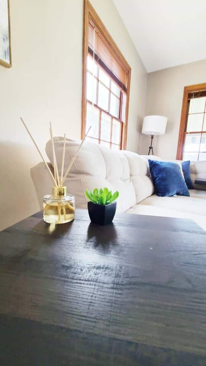 Cozy Bedroom B In Cute Neighborhood W Free Wi-fi - Fort Wayne