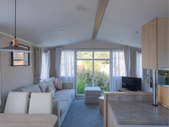 Pinewoods Park Style No.2 Sleeps 6 – Dog Friendly - Wells-next-the-Sea