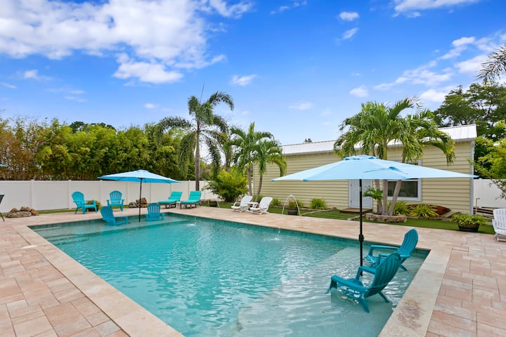 Tropical Haven *C Guesthouse - Anna Maria Island, FL