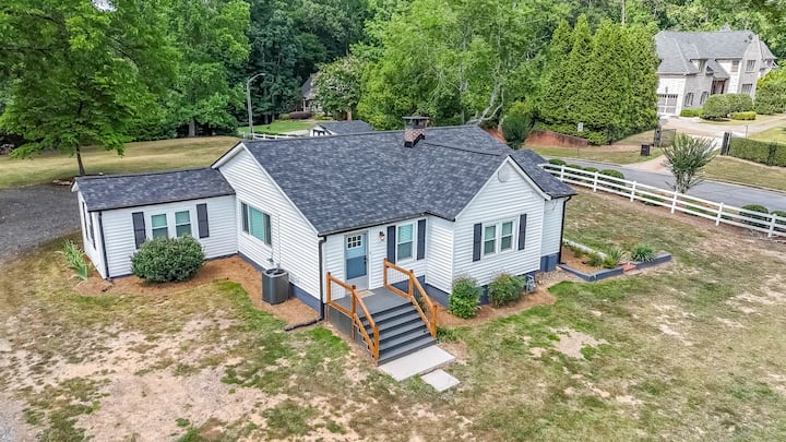 Kennesaw Cottage - Quiet Retreat - Kennesaw, GA