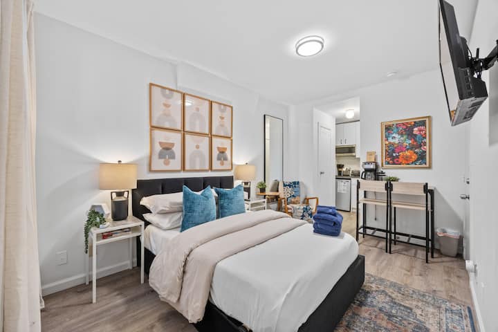 Highly Recommended Studio Near Times Square - 