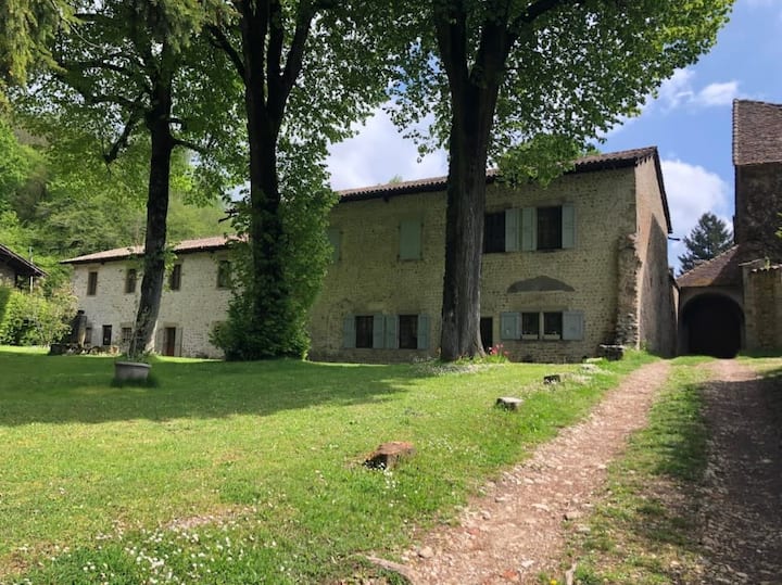 La Chartreuse De La Sylve Bénite Gîte Monastère - Lac de Paladru