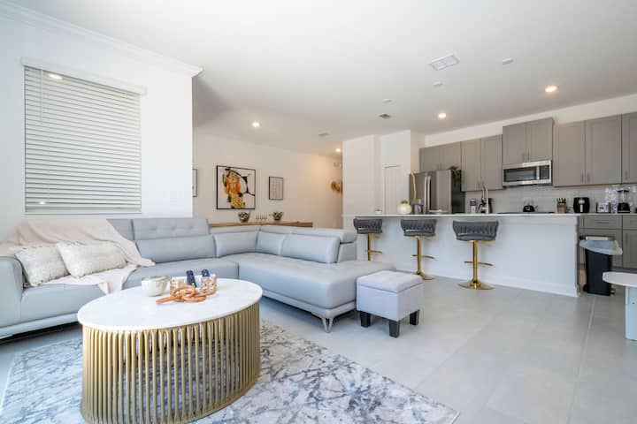 Family 4br Retreat | Walk To Clubhouse - Kissimmee