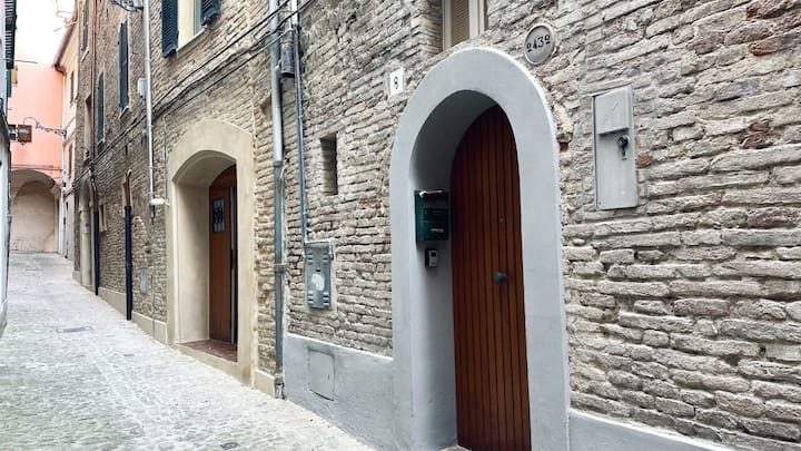 J01 - Jesi, Apartment In The Historic Center - Marken