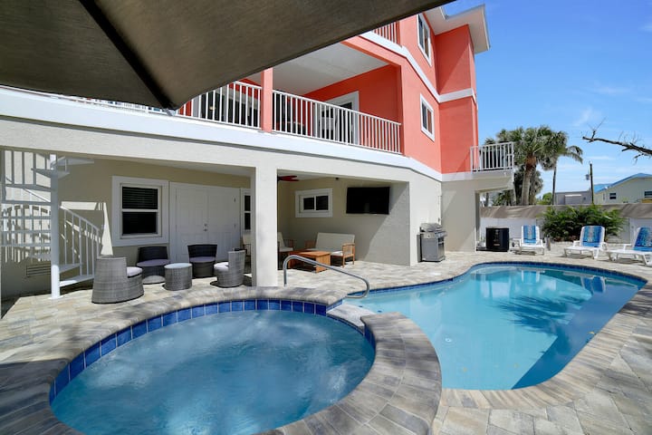 1940 Luxury 6br Home: Heated Pool, Spa, Near Beach - Fort Myers Beach, FL