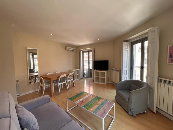 Bright Spacious Family Apartment - Madrid