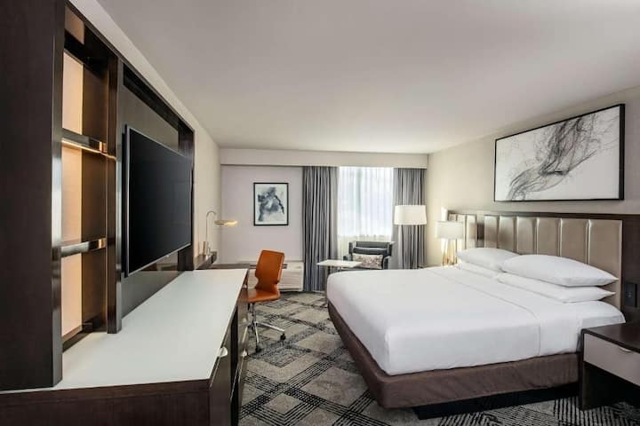 King Room Near Panera Bread Wdc - Germantown, MD