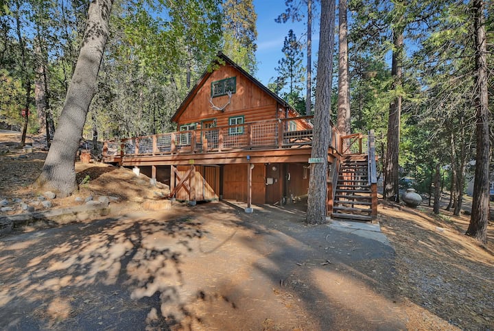 Bigfoot Hideaway – Spacious 5br Cabin W/ Lake Acce - Sonora, CA