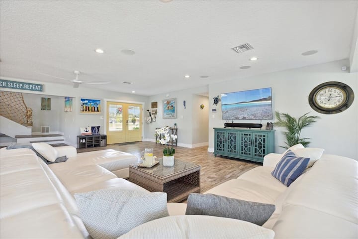 Large Private Canal Home W/ Heated Pool & Hot Tub - Cocoa Beach, FL