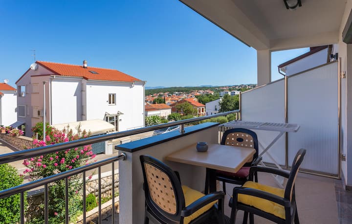 Awesome Apartment In Bogovici With Wifi - Malinska