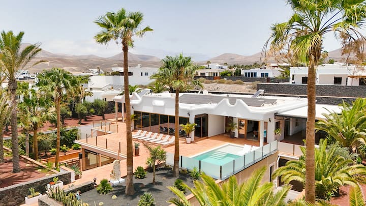 Tindaya Magnificent 5-bedroom Villa With Indoor - Puerto del Carmen