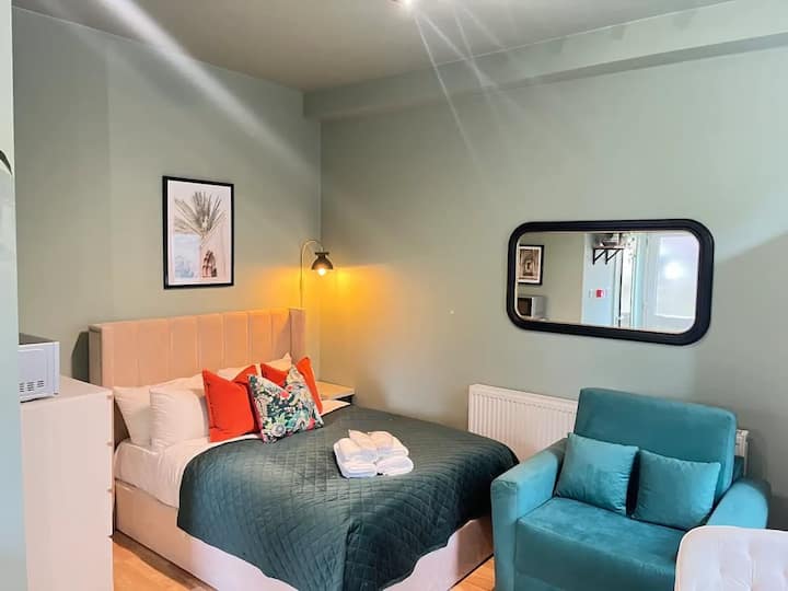 Beautiful, Green Private Studio With Garden - Londra