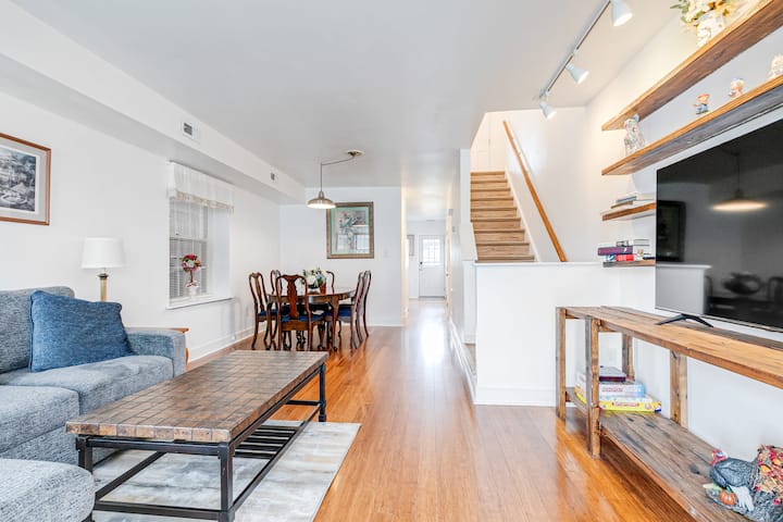 Oaks Retreat Carytown House: Family & Pet Friendly - Richmond, VA