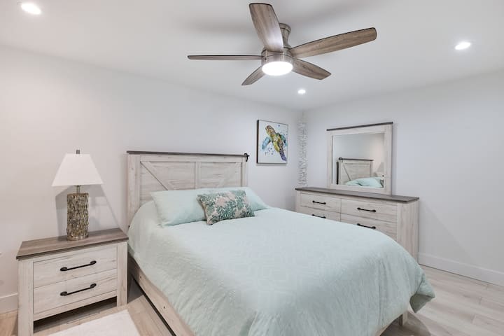 A Little Beach Of Heaven- Beachfront Condo - Fort Myers Beach, FL