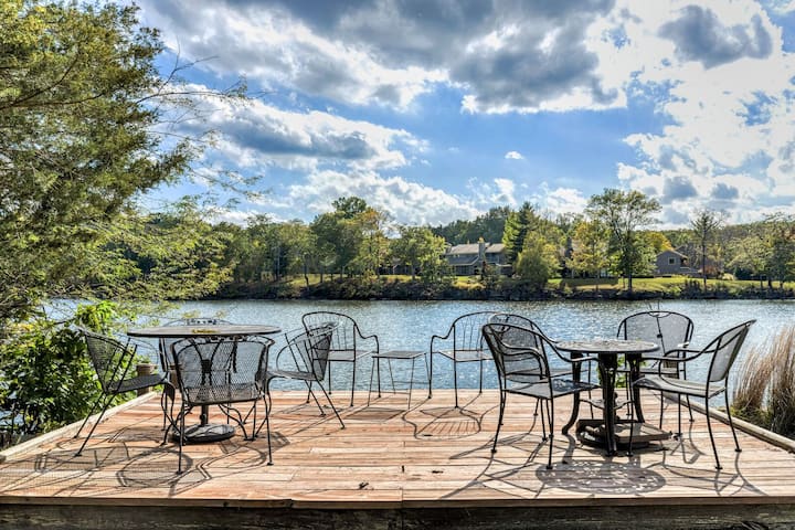 Lakefront A-frame With Private Dock - Innsbrook, MO