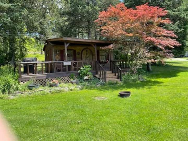 Hideaway Premium Cabin - Hudson, NY
