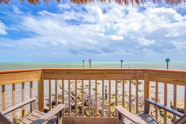 Ocean View 2br/2ba W/pool, Bar, Gym + Dockage 28ft - Florida Keys
