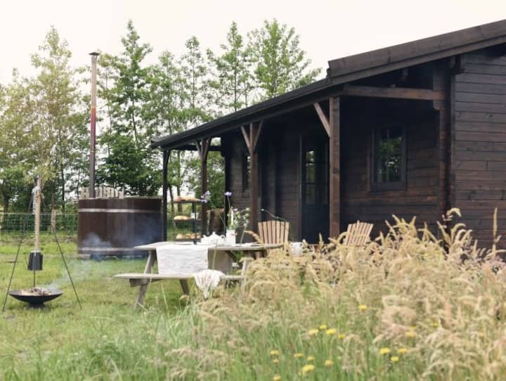 Off-grid Cabin With Hot Tub – Landhoeve Veluwe - Kampen