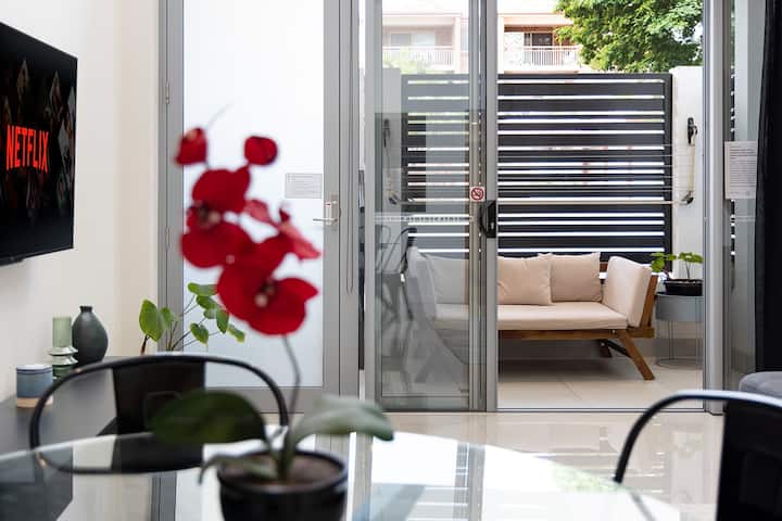 Huge Townhouse|5km City & Airport|3 Bathrooms - Brisbane