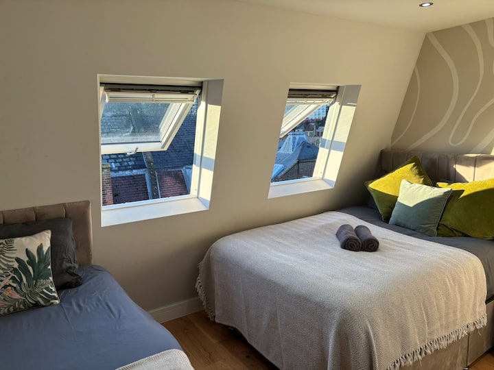 Urban 2br Apartment W/ Full Kitchen - Kent