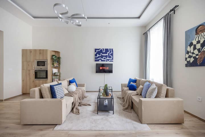 Central Budapest Oasis 10ppl - Tram At Doorstep - Budapest