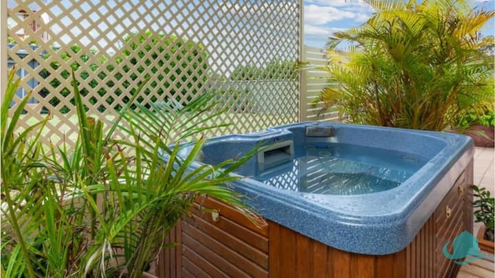 Rosie’s Family Retreat With Spa - Caves Beach - Newcastle