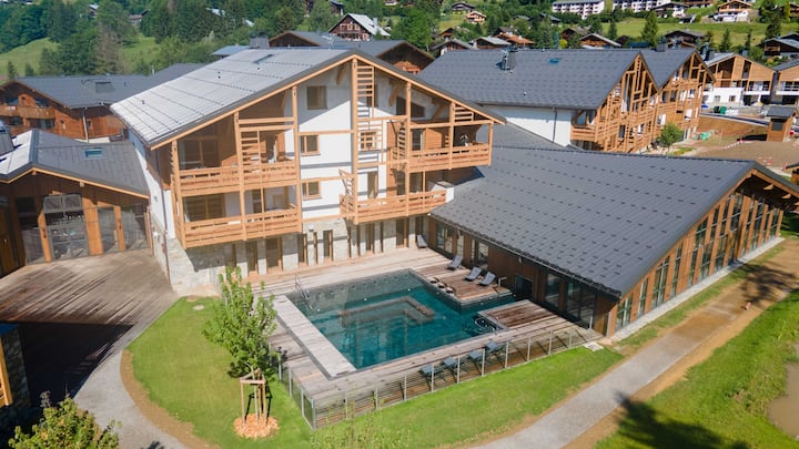 Logement Exclusif : Terrasse, Parking Et Piscine - Megève
