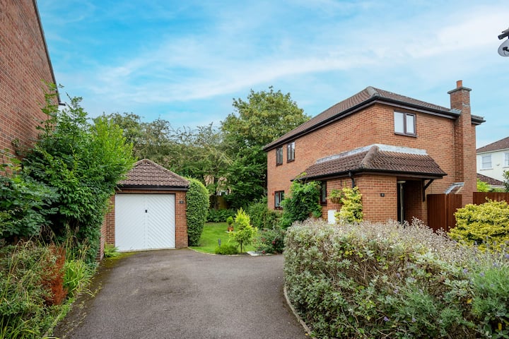 Hawthorn View: Bristol Large House Staystaycations - Filton