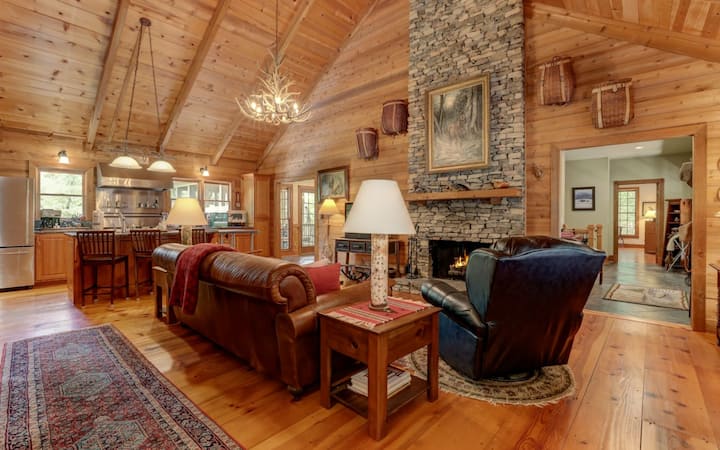 Plummer Lodge - Chef's Kitchen, Theater, And More! - Jasper, GA